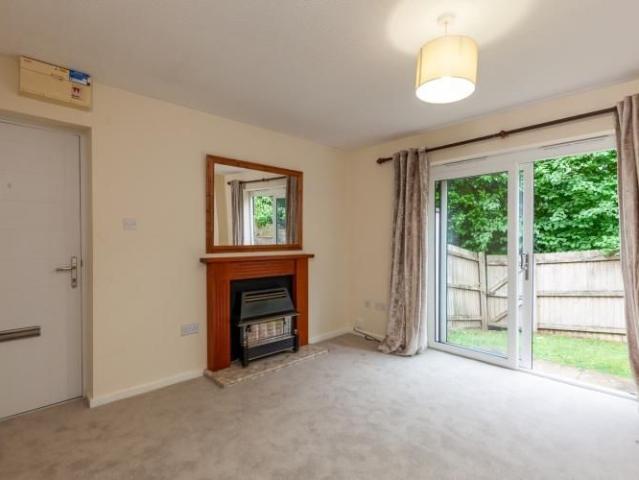 1 bedroom semi detached house to rent