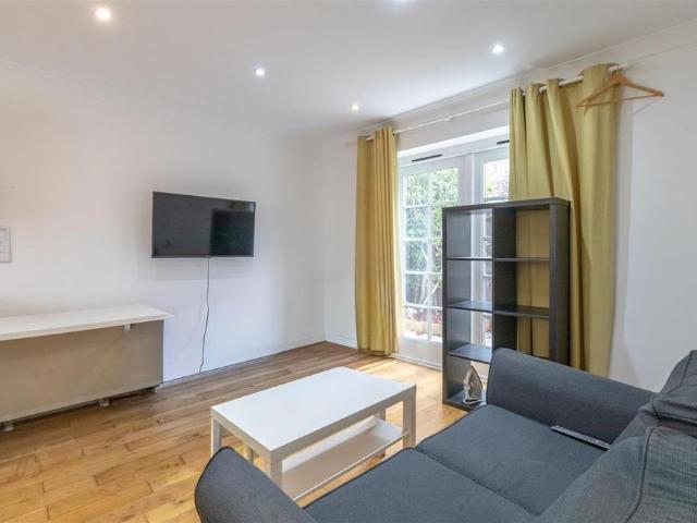 1 bedroom semi detached house to rent