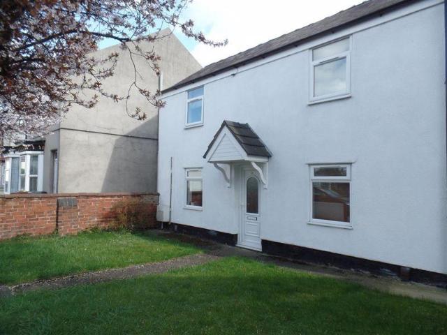 1 bedroom semi detached house to rent