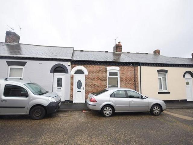 1 bedroom semi detached house to rent