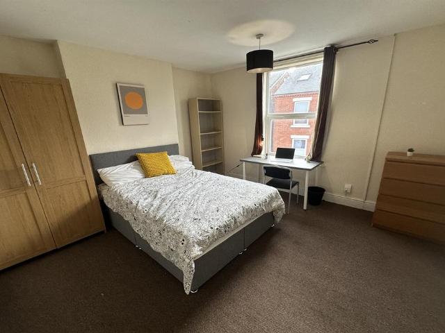 1 bedroom semi detached house to rent