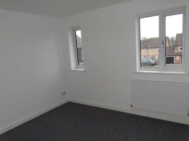 1 bedroom semi detached house to rent