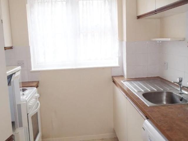 1 bedroom semi detached house to rent