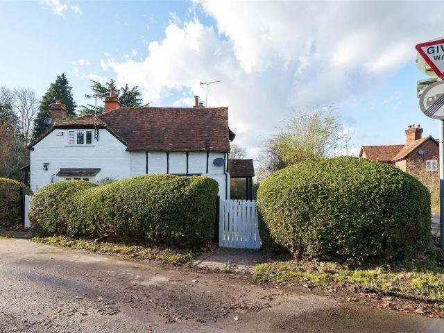 1 bedroom semi detached house to rent