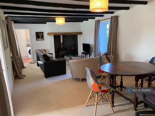 1 bedroom semi detached house to rent