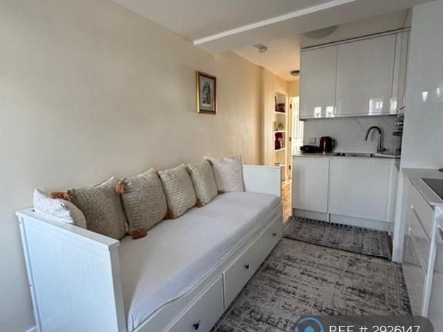 1 bedroom semi detached house to rent
