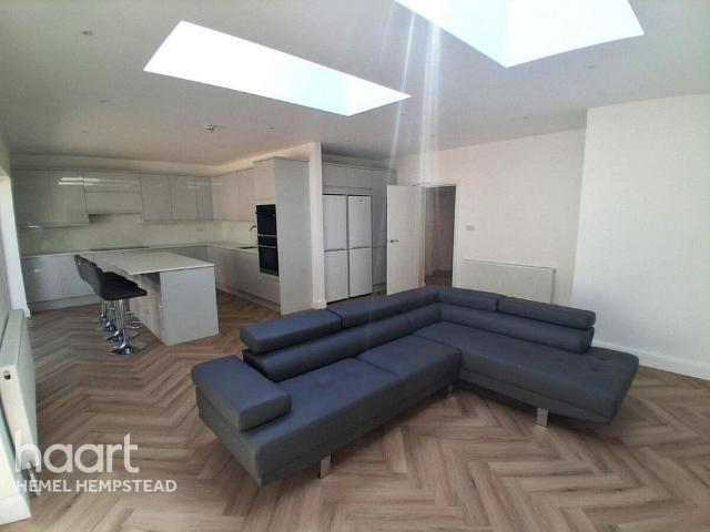 1 bedroom semi detached house to rent