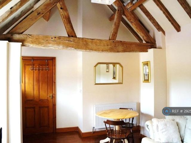 1 bedroom semi detached house to rent