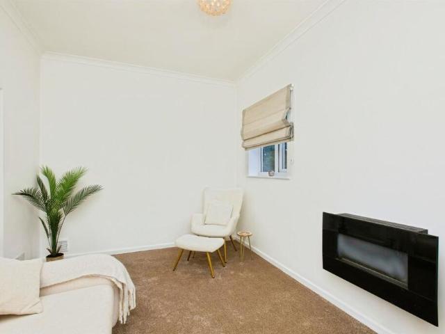 1 bedroom semi detached house to rent