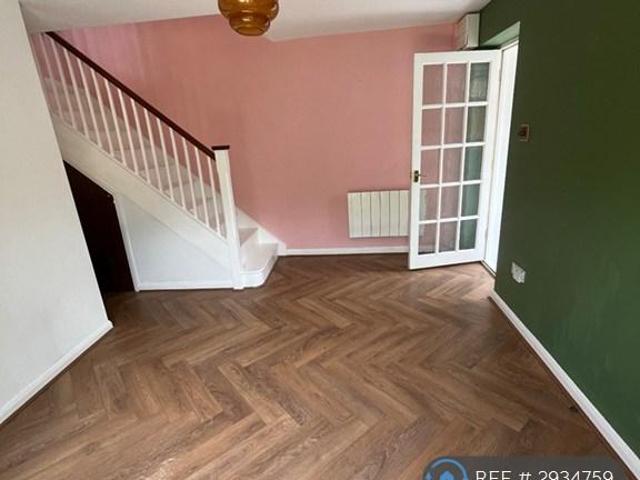 1 bedroom semi detached house to rent