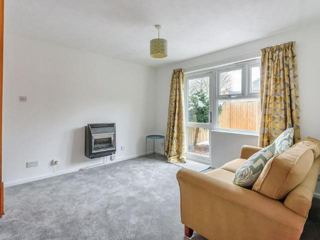1 bedroom semi detached house to rent