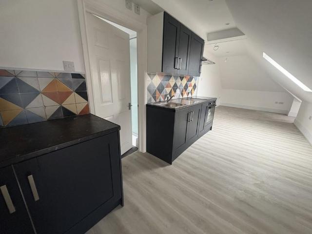 1 bedroom semi detached house to rent