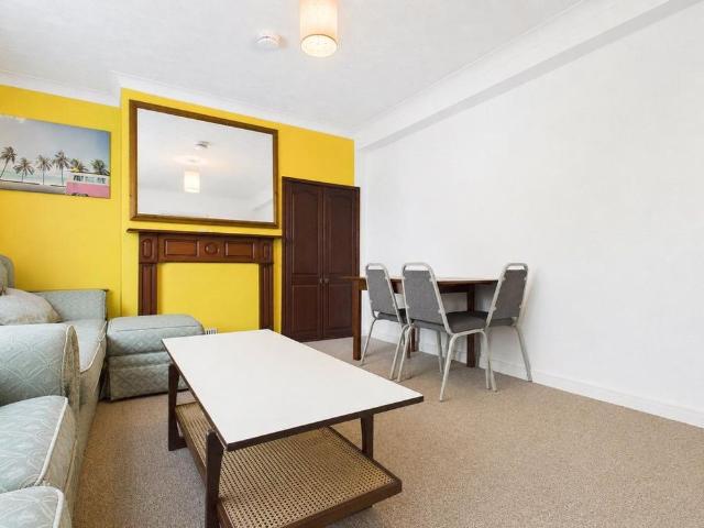 1 bedroom semi detached house to rent