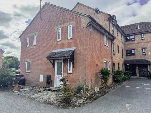 1 bedroom semi detached house to rent
