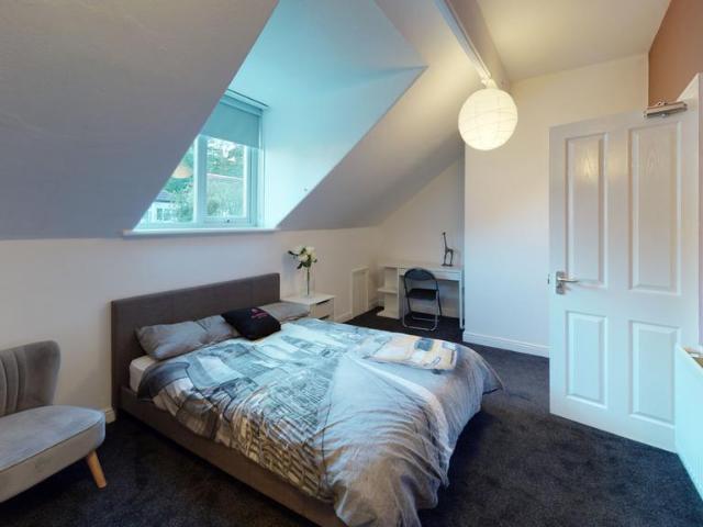1 bedroom semi detached house to rent