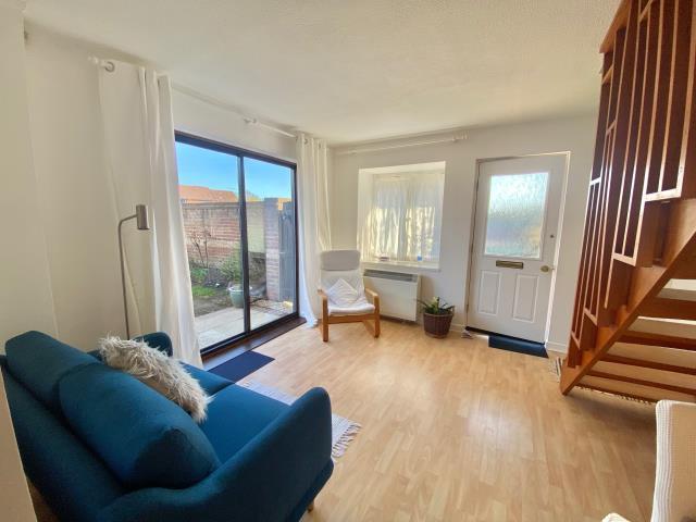 1 bedroom semi detached house to rent