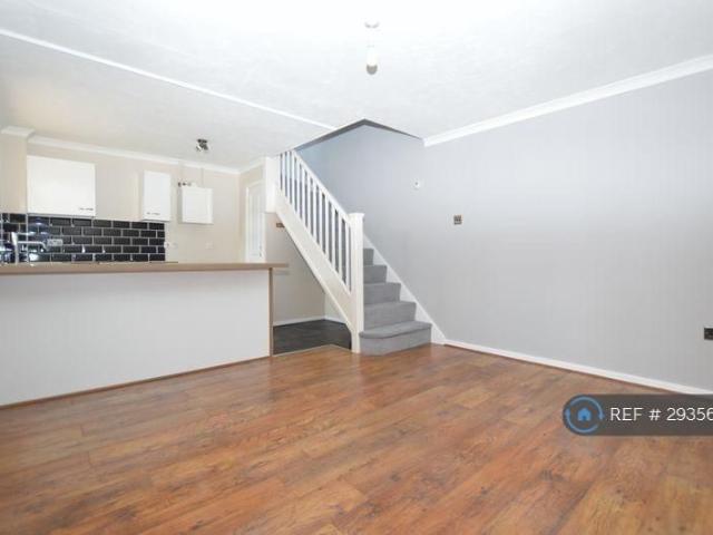1 bedroom semi detached house to rent