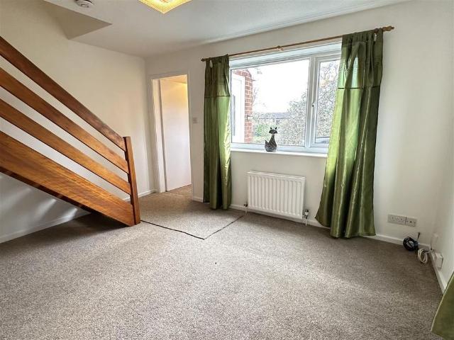 1 bedroom semi detached house to rent