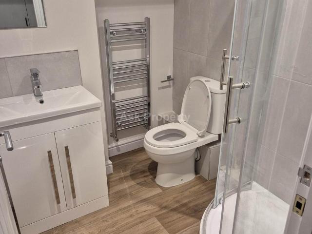 1 bedroom semi detached house to rent