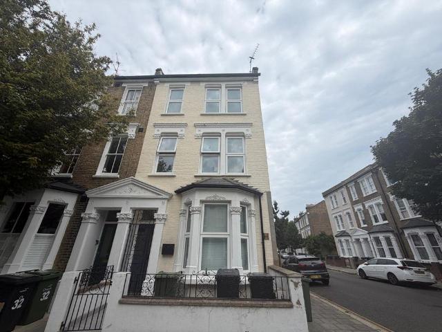 1 bedroom semi detached house to rent