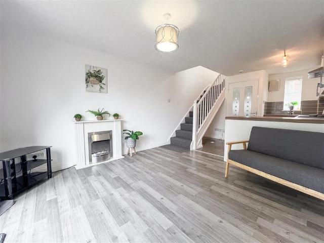 1 bedroom semi detached house to rent