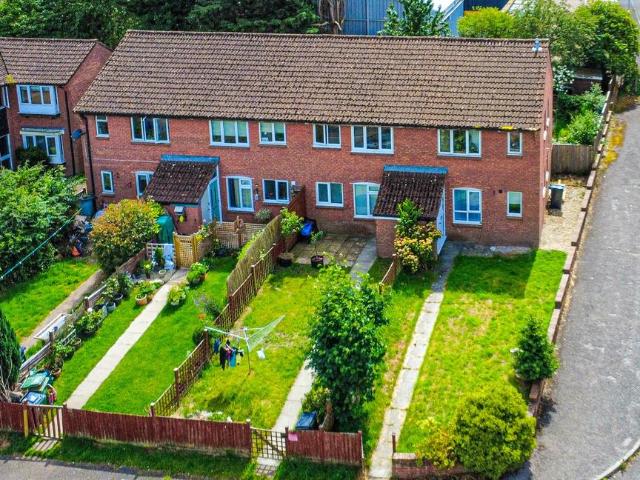 1 bedroom semi detached house to rent