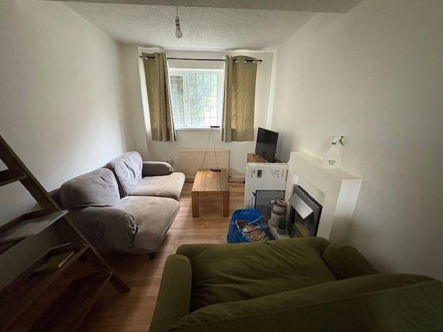 1 bedroom semi detached house to rent
