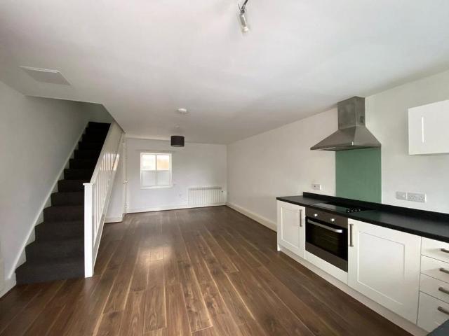1 bedroom semi detached house to rent