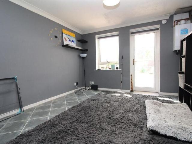 1 bedroom semi detached house to rent