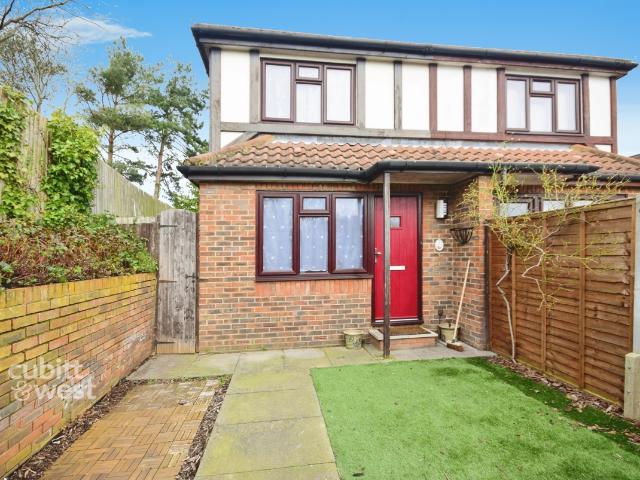 1 bedroom semi detached house to rent