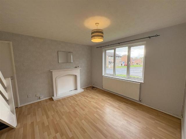 1 bedroom semi detached house to rent
