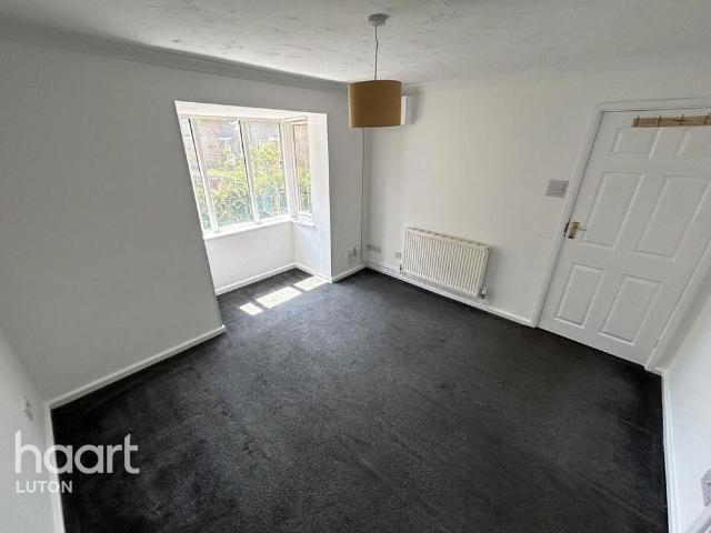 1 bedroom semi detached house to rent