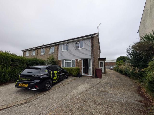 1 bedroom semi detached house to rent