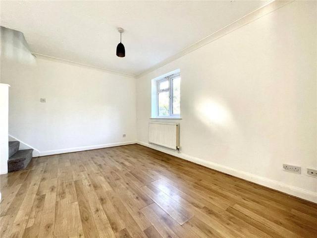 1 bedroom semi detached house to rent