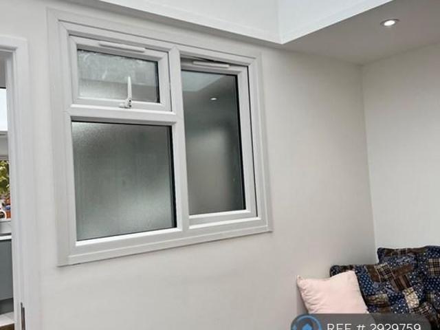 1 bedroom semi detached house to rent