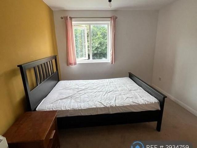 1 bedroom semi detached house to rent
