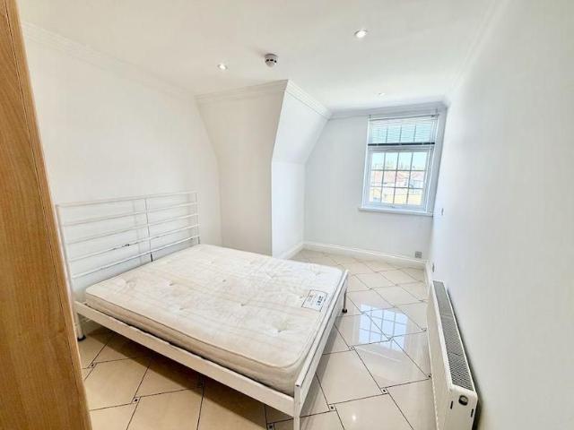 1 bedroom semi detached house to rent