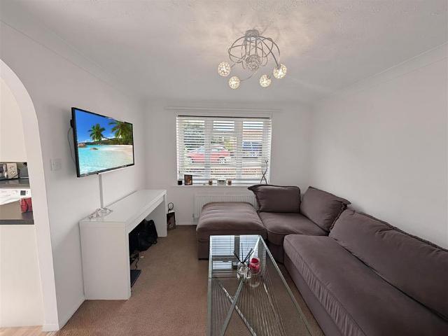 1 bedroom semi detached house to rent