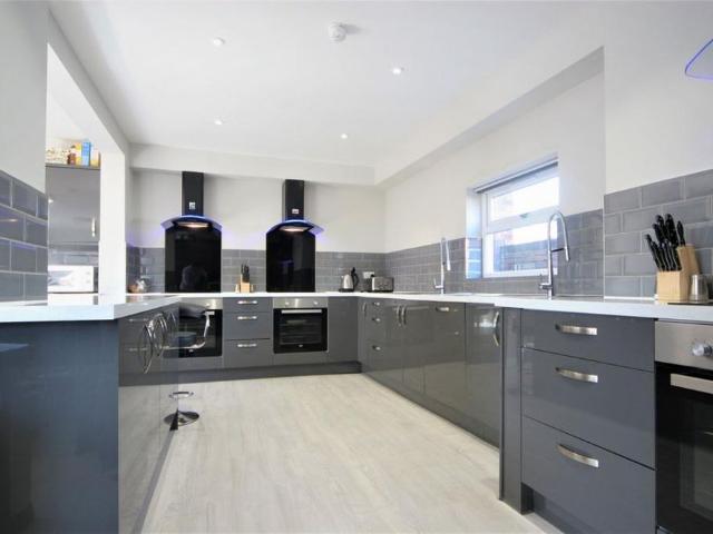 1 bedroom in a house share to rent