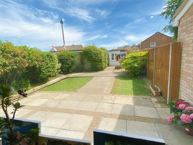 1 bedroom semi detached house to rent