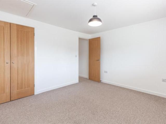 1 bedroom semi detached house to rent