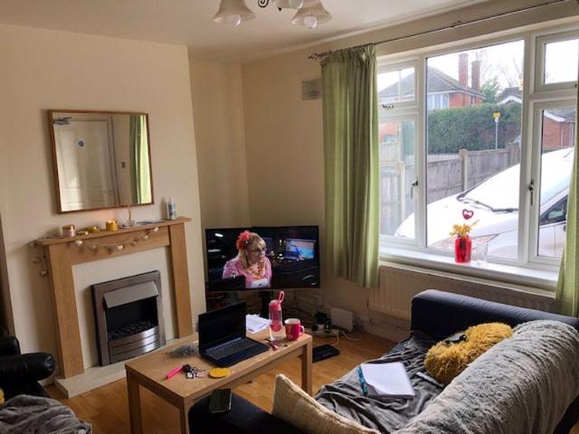 1 bedroom semi detached house to rent