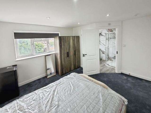 1 bedroom semi detached house to rent