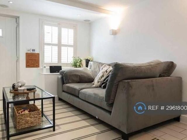 1 bedroom semi detached house to rent