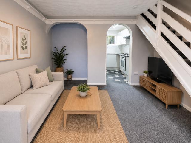 1 bedroom semi detached house to rent