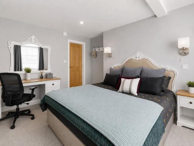 1 bedroom semi detached house to rent