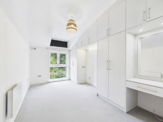 1 bedroom semi detached house to rent