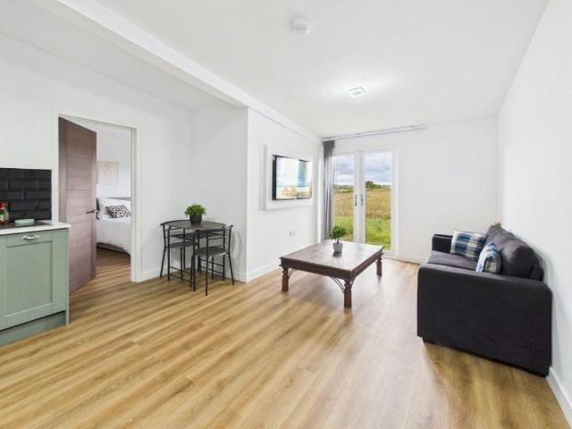 1 bedroom semi detached house to rent