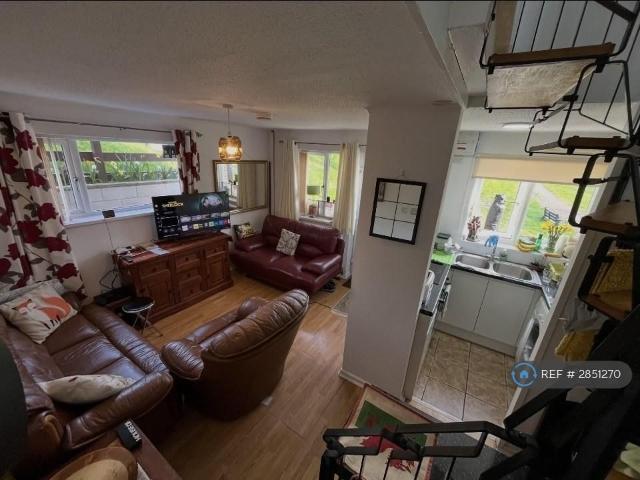 1 bedroom semi detached house to rent