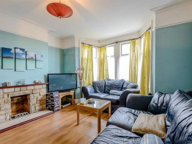 1 bedroom semi detached house to rent
